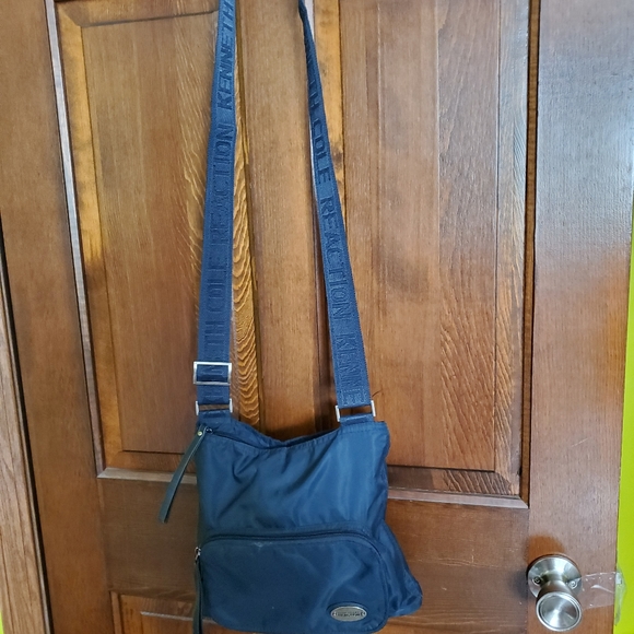 Kenneth Cole Reaction | Bags | Kenneth Cole Reaction Crossbody Bag ...